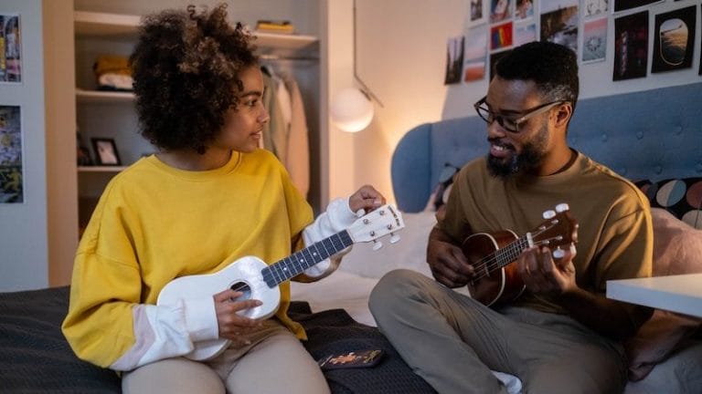 4 Basic Ukulele Chords: Easy Guide for Beginners