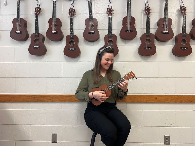 How to Hold a Ukulele – A Beginner Lesson