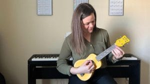 How to Strum a Ukulele – Your Introduction to The Basics